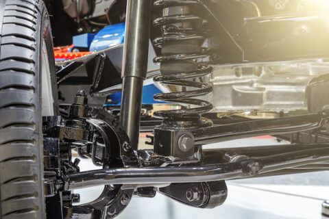 What are the signs of worn shocks and struts?